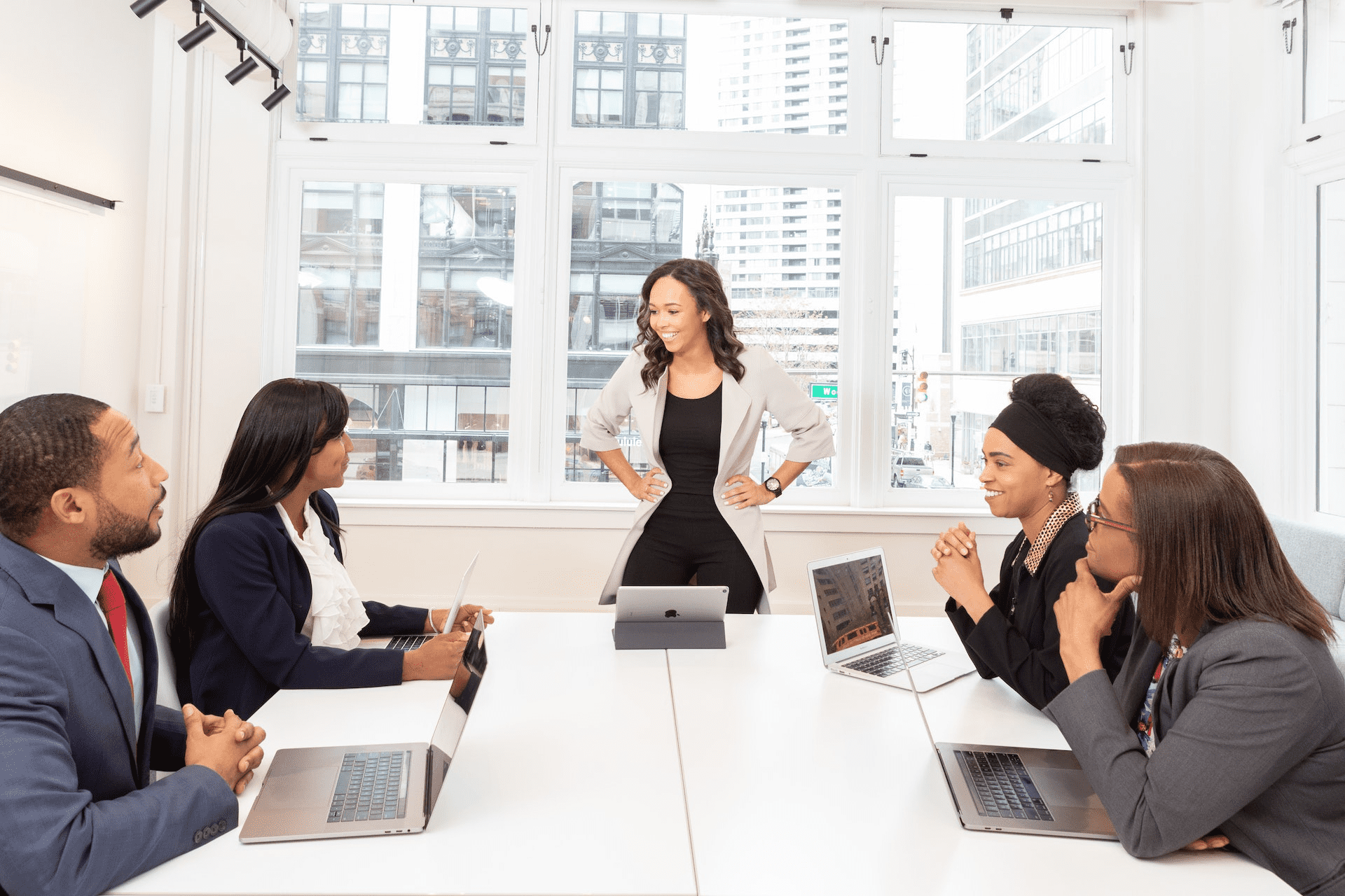 Mastering the Art of Hybrid Meetings